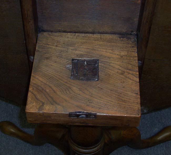 Pillar Table Block - Four Poster Bed